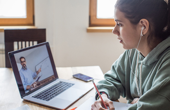 Carlo Ross: Covid-19 and medical students—the impact of doing nothing ...