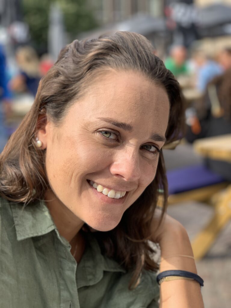 PAST, PRESENT AND FUTURE OF … QUALITATIVE RESEARCH IN SPORTS & EXERCISE ...